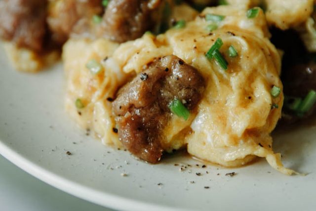 Beef with Scrambled Egg – China Sichuan Food